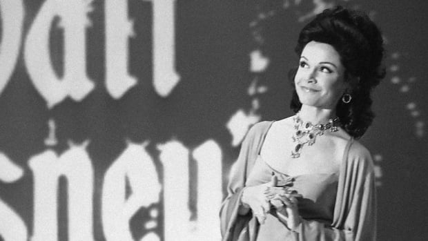 Disney, Beach Party star Annette Funicello dies at 70 | CBC News Disney, Beach Party star Annette Funicello dies at 70 | CBC News
