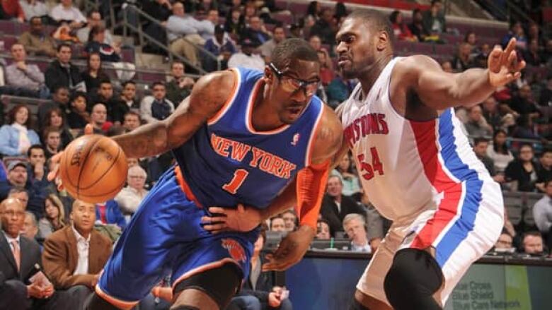 Knicks' Amar'e Stoudemire likely out 6 weeks with knee injury | CBC Sports Knicks' Amar'e Stoudemire likely out 6 weeks with knee injury | CBC Sports