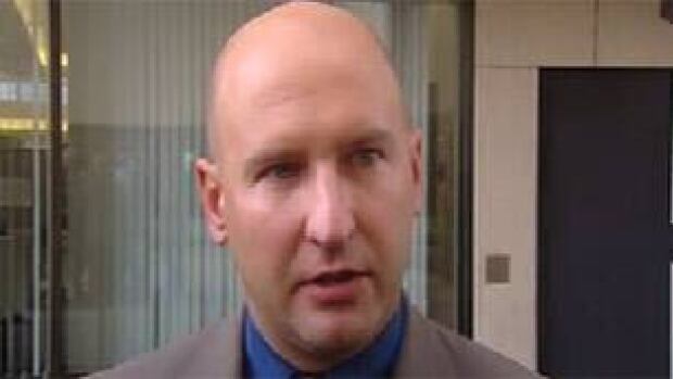 Police officer suspended for 2005 fight | CBC News Police officer suspended for 2005 fight | CBC News
