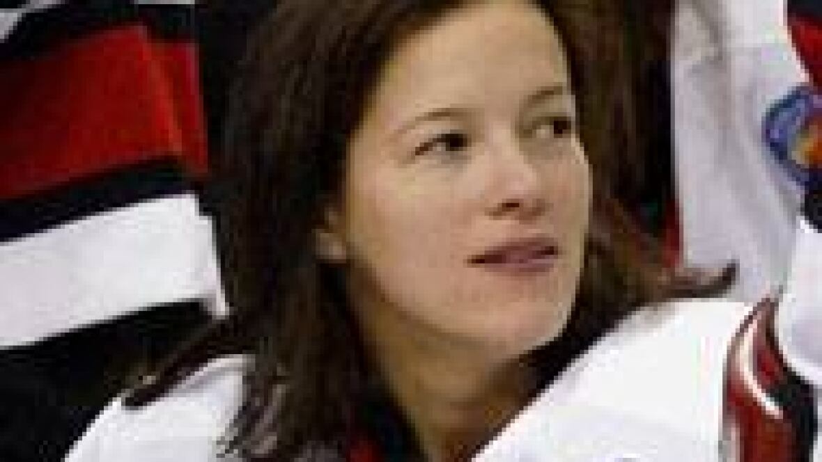 Cassie Campbell Makes History As Hnic Analyst Hockey Cbc