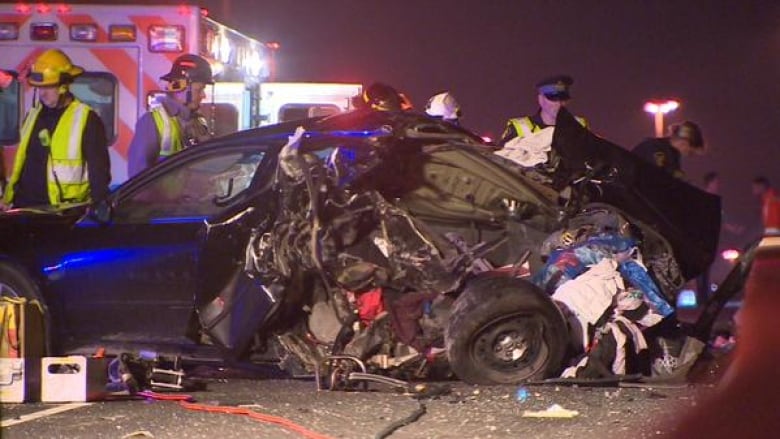 Hwy 401 Crash Kills 25 Year Old Woman Cbc News
