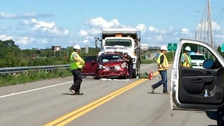 Highway 101 Crash Kills Dartmouth Woman In Annapolis Valley Cbc News