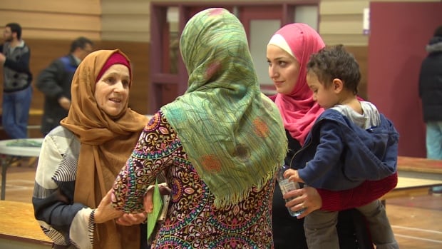 Syrian Refugees In Manitoba Celebrated At Welcome Party Cbc News