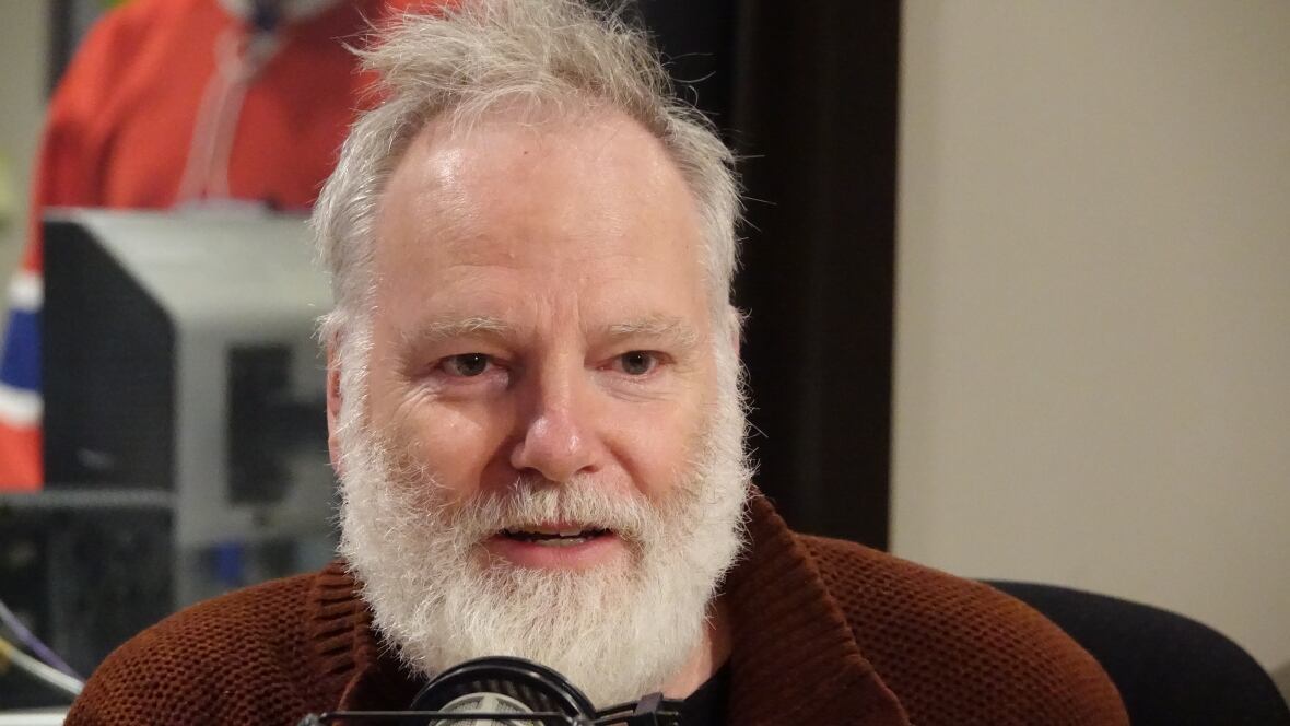 Acclaimed filmmaker Guy Maddin in Ottawa to screen films and talk craft - Ottawa - CBC News