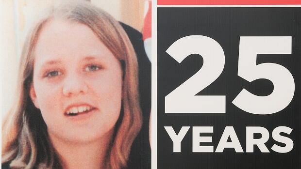 Vancouver Island Mother Erects 3 Large Signs Asking For Help After