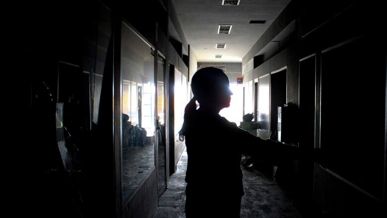 China offers help as Venezuela seeks to restore power amid looting ... China offers help as Venezuela seeks to restore power amid looting ...