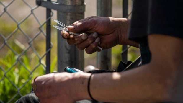 Police Chiefs Call On Ottawa To Decriminalize Possession Of Illicit
