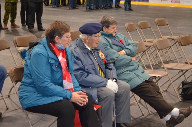 How Thunder Bay Fort William First Nation Marked Remembrance Day Cbc