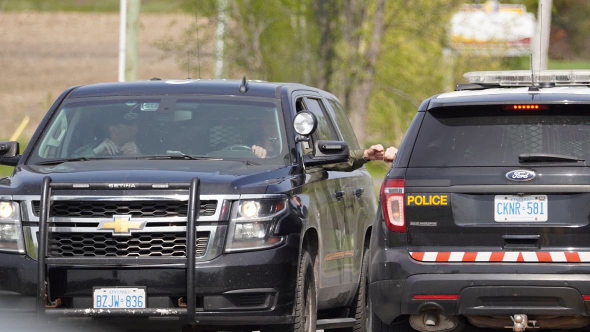 Details emerge about suspect in OPP officer's death | CBC News Details emerge about suspect in OPP officer's death | CBC News